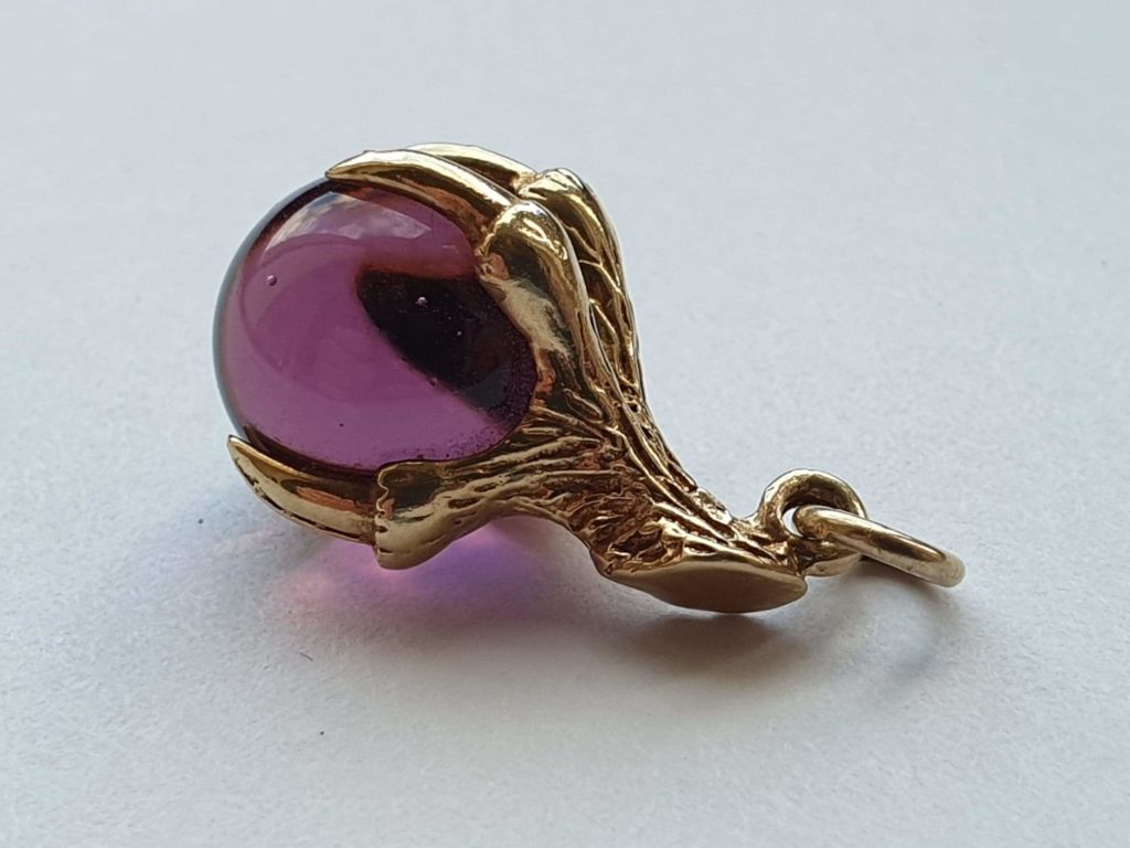 Claw or Talon Pendant in 9ct Gold - Gems Afire - Vintage Jewellery UK