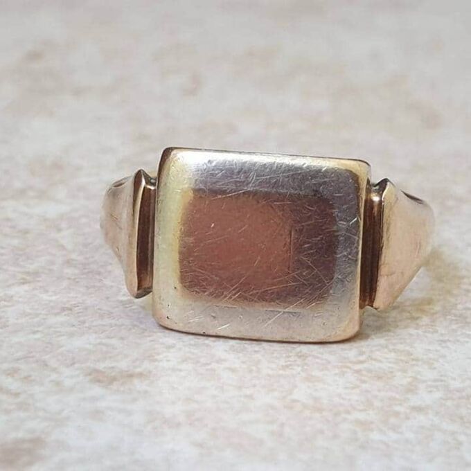 Two Tone Signet Ring in 9ct Gold, a UK Q 1/2 or a US 8 1/2 - Gems Afire ...