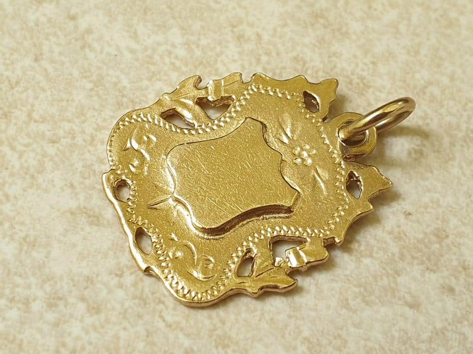 Ornate Shield Medallion in 9ct Gold. - Gems Afire - Preloved Vintage ...