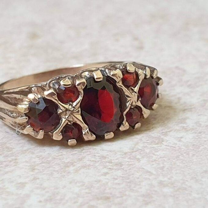 Garnet Multi Stone ring in 9ct Gold. - Gems Afire - Vintage Jewellery UK