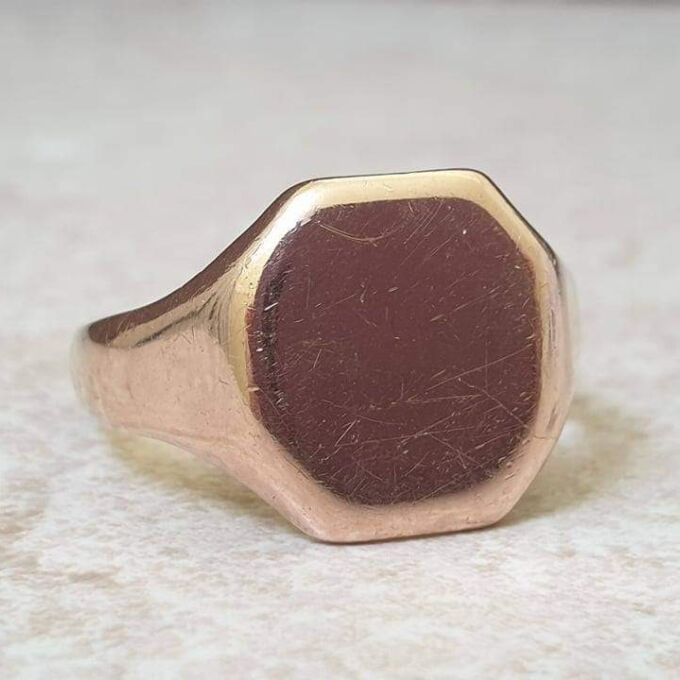 Simple Signet Ring in 9ct Gold. - Gems Afire - Vintage Jewellery UK