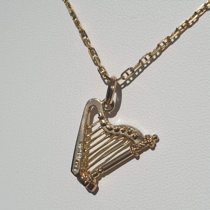 Vintage Harp Pendant in 9ct Gold. - Gems Afire - Vintage Jewellery UK
