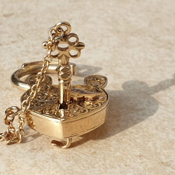 Ornate Heavy Padlock with Key in 9ct Gold - Gems Afire - Vintage ...