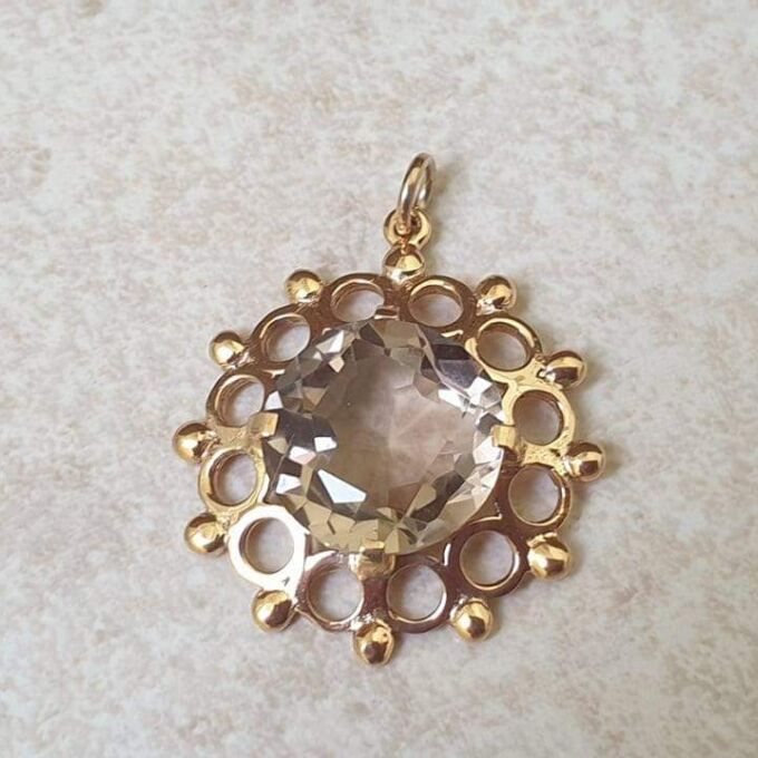 Pretty Quartz Pendant in 9ct Gold - Gems Afire - Vintage Jewellery UK
