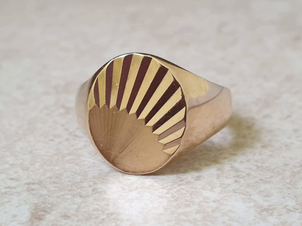 Oval Sunray Signet Ring in 9ct gold, a UK O or a US 7 1/4 - Gems Afire ...