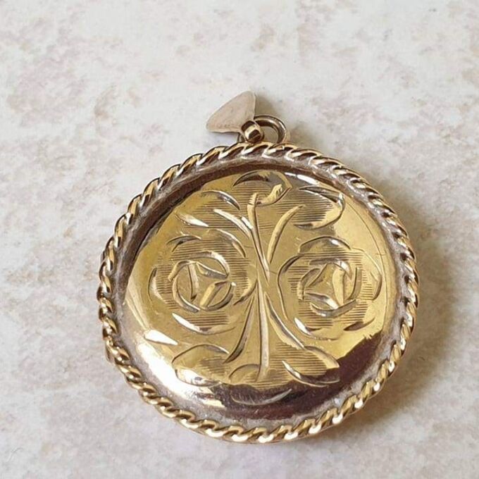 Unusual Circular Locket in 9ct Gold - Gems Afire - Vintage Jewellery UK