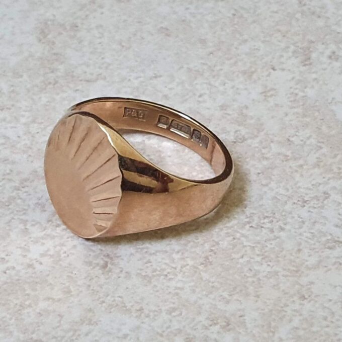 Oval Sunray Signet Ring in 9ct gold, a UK O or a US 7 1/4 - Gems Afire ...
