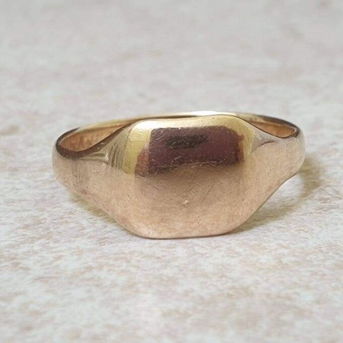 Simple Plain Signet Ring in 9ct Gold. - Gems Afire - Vintage Jewellery UK
