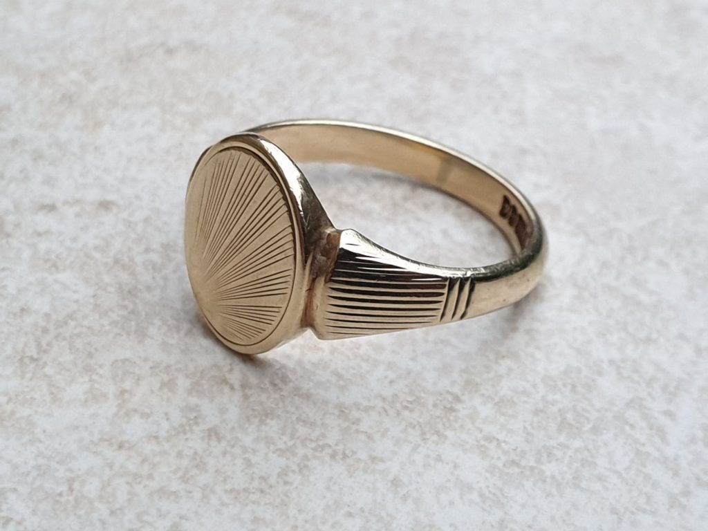Sunray Signet Ring in 9ct Gold, a UK S 1/2 or a US 9 3/4 - Gems Afire ...