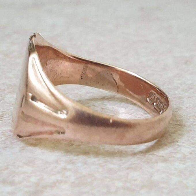 Antique Shield Ring in 9ct Gold. - Gems Afire - Vintage Jewellery UK