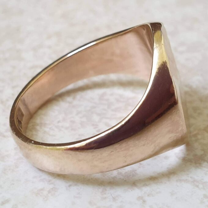 Oval Sunray Signet Ring in 9ct gold, a UK O or a US 7 1/4 - Gems Afire ...