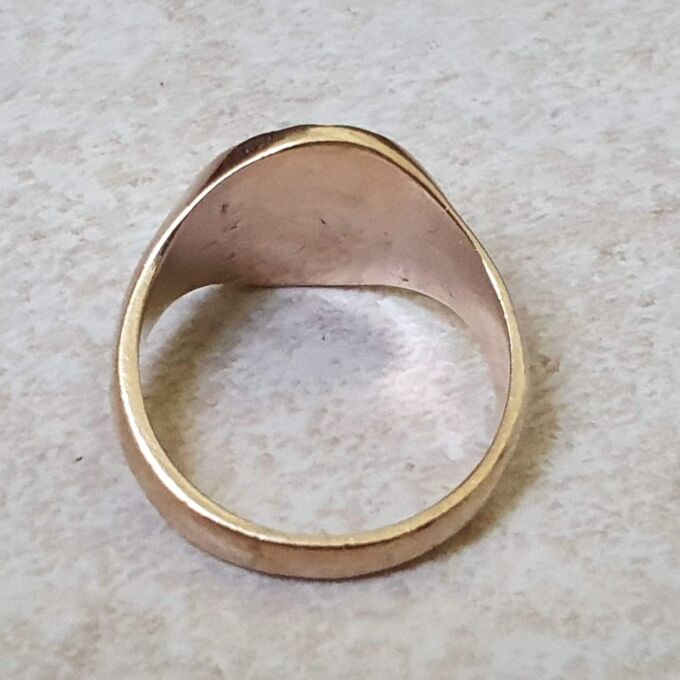 Oval Sunray Signet Ring in 9ct gold, a UK O or a US 7 1/4 - Gems Afire ...