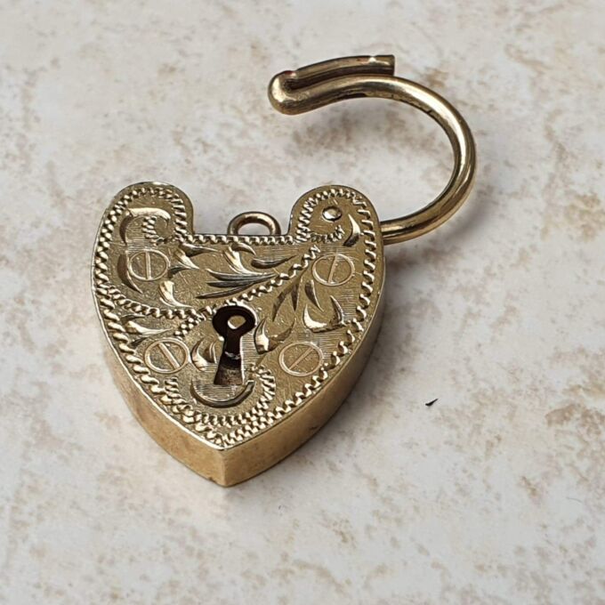 Engraved Heart Padlock in 9ct Gold - Gems Afire - Vintage Jewellery UK