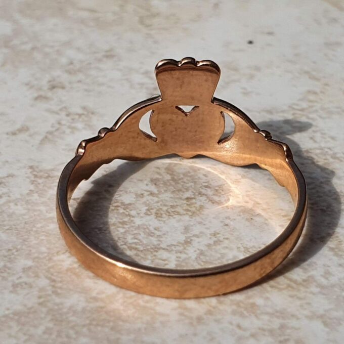 Simple Claddagh Ring in 9ct Rose Gold, a UK L 1/2 or a US 6 1/4 - Gems ...