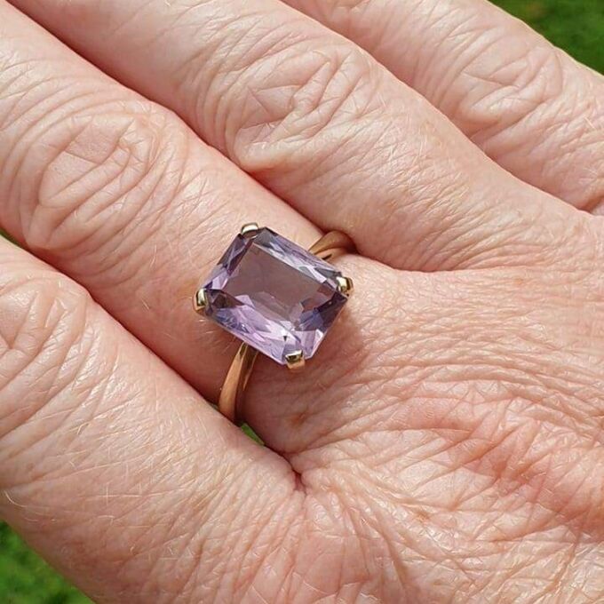 Amethyst Solitaire Ring in 9ct Gold. - Gems Afire - Vintage Jewellery UK