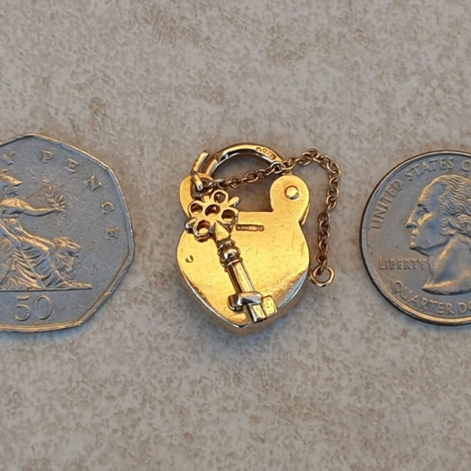 Ornate Heavy Padlock with Key in 9ct Gold - Gems Afire - Vintage ...