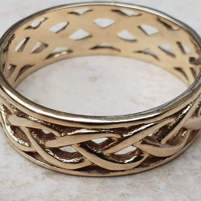 Plaited Weave Ring in 9ct Yellow Gold, a UK S or a US 9 1/4. - Gems ...