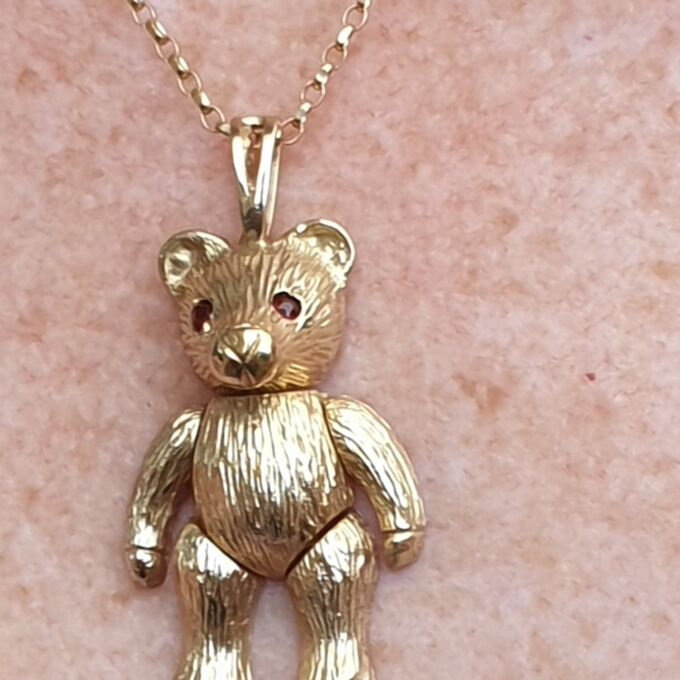 Large Teddy Bear in 9ct Gold - Gems Afire - Vintage Jewellery UK