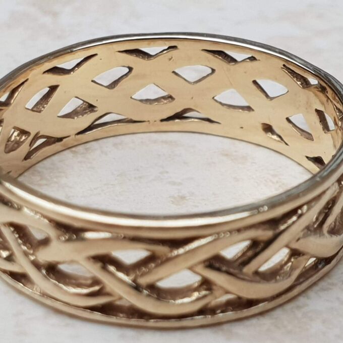 Plaited Weave Ring in 9ct Yellow Gold, a UK S or a US 9 1/4. - Gems ...