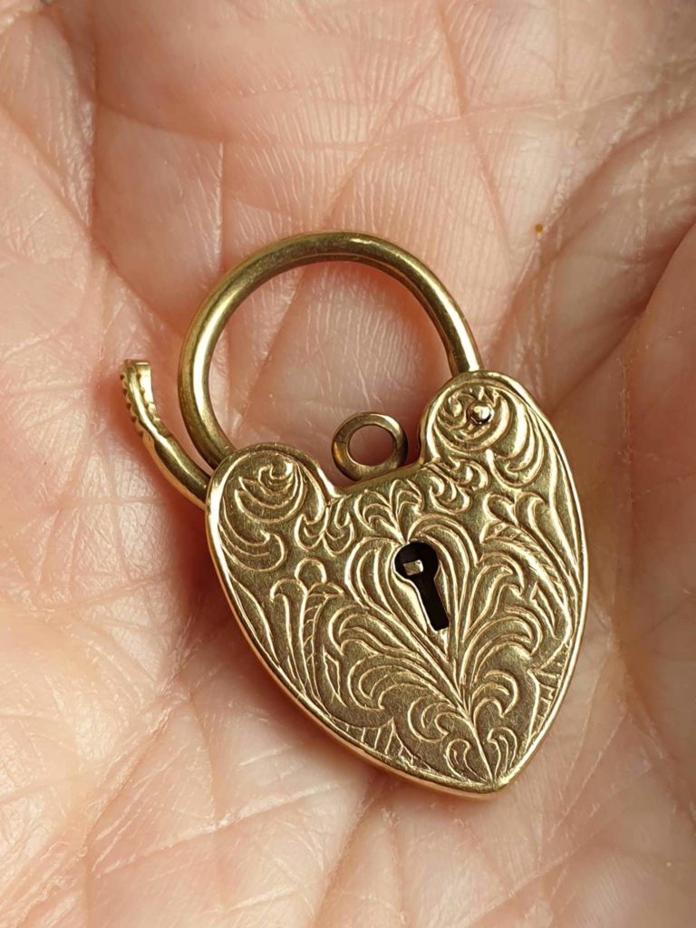 Ornate Engraved Heart Padlock in 9ct Gold - Gems Afire - Vintage ...