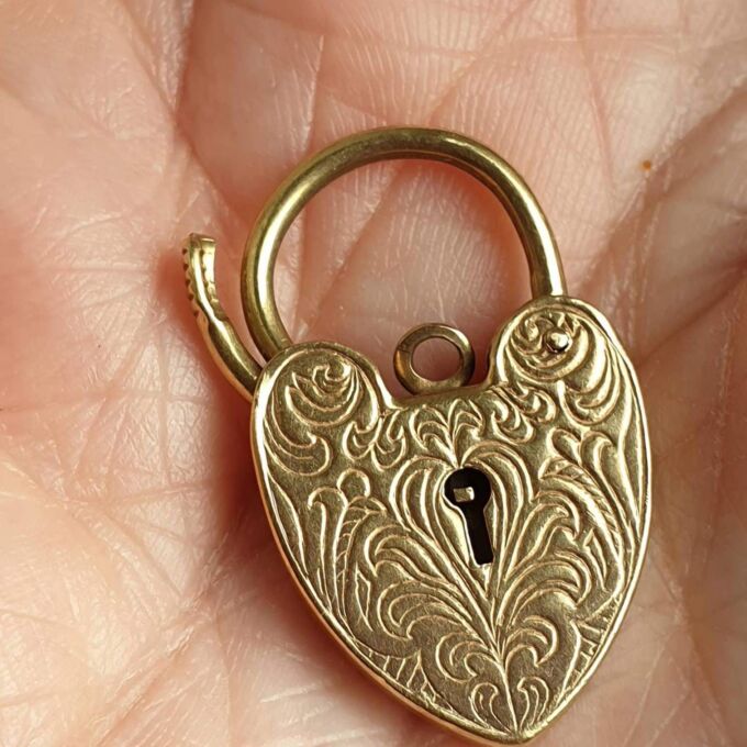 Ornate Engraved Heart Padlock in 9ct Gold - Gems Afire - Vintage ...