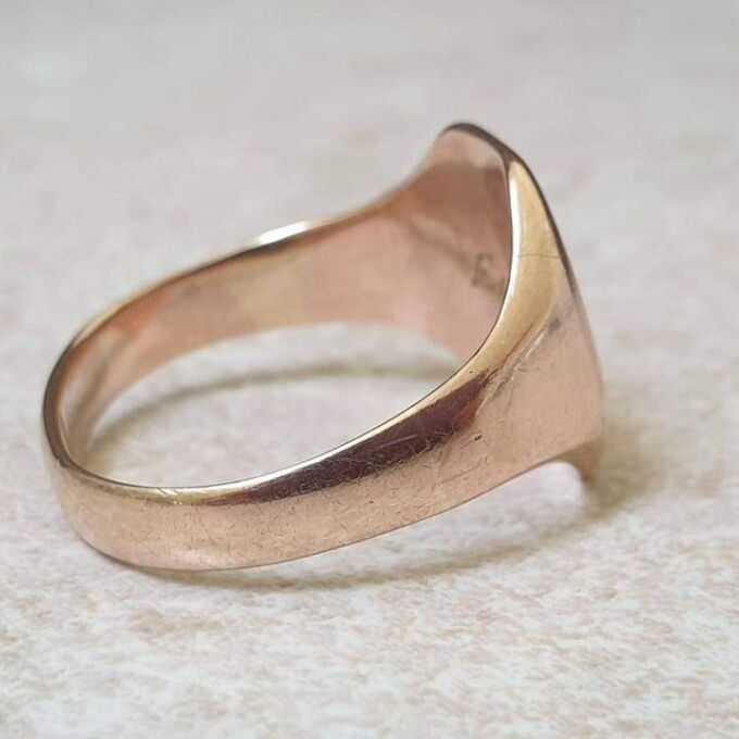 Simple Signet Ring in 9ct Gold. - Gems Afire - Vintage Jewellery UK