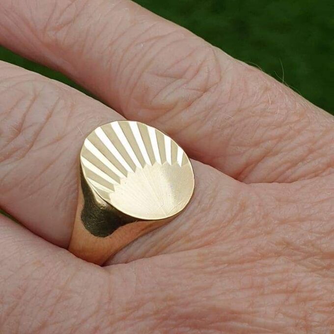 Oval Sunray Signet Ring in 9ct gold, a UK O or a US 7 1/4 - Gems Afire ...