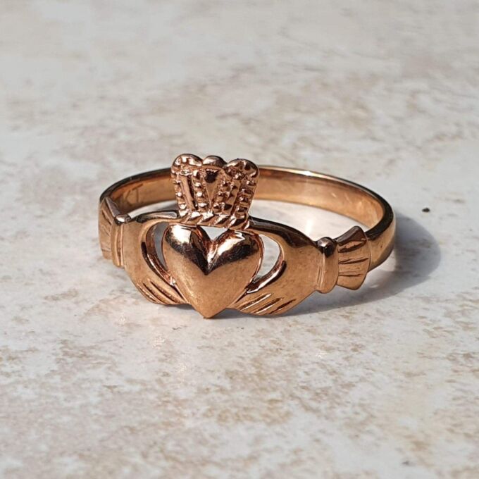 Simple Claddagh Ring in 9ct Rose Gold, a UK L 1/2 or a US 6 1/4 - Gems ...
