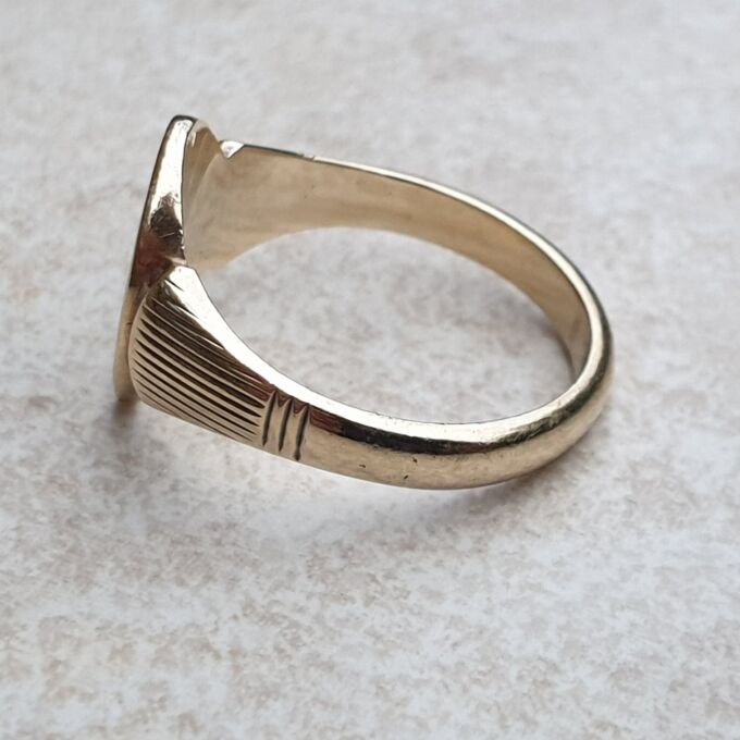 Sunray Signet Ring in 9ct Gold, a UK S 1/2 or a US 9 3/4 - Gems Afire ...