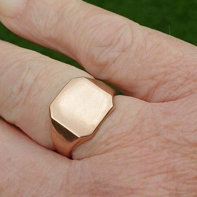 Simple Plain Signet Ring in 9ct Rose Gold, a UK K 1/2 or a US 5 3/4 ...