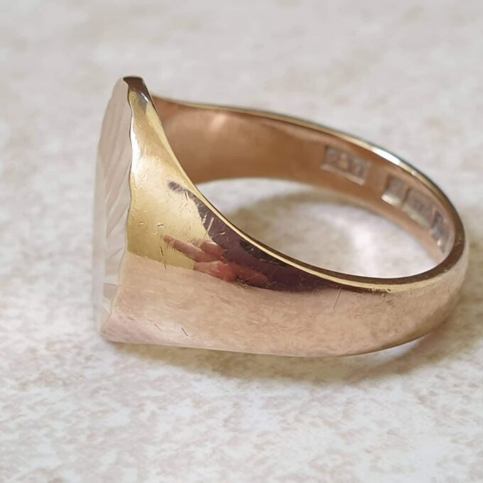 Oval Sunray Signet Ring in 9ct gold, a UK O or a US 7 1/4 - Gems Afire ...