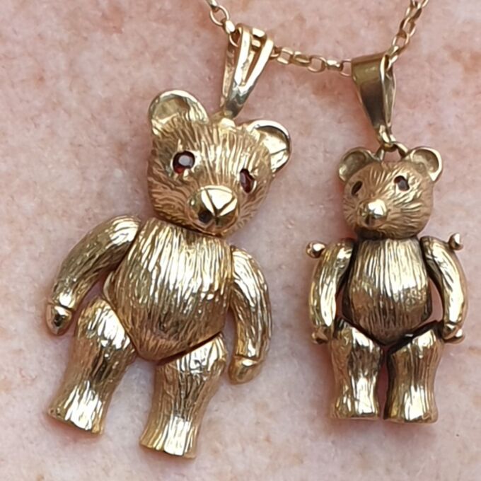 Large Teddy Bear in 9ct Gold - Gems Afire - Vintage Jewellery UK