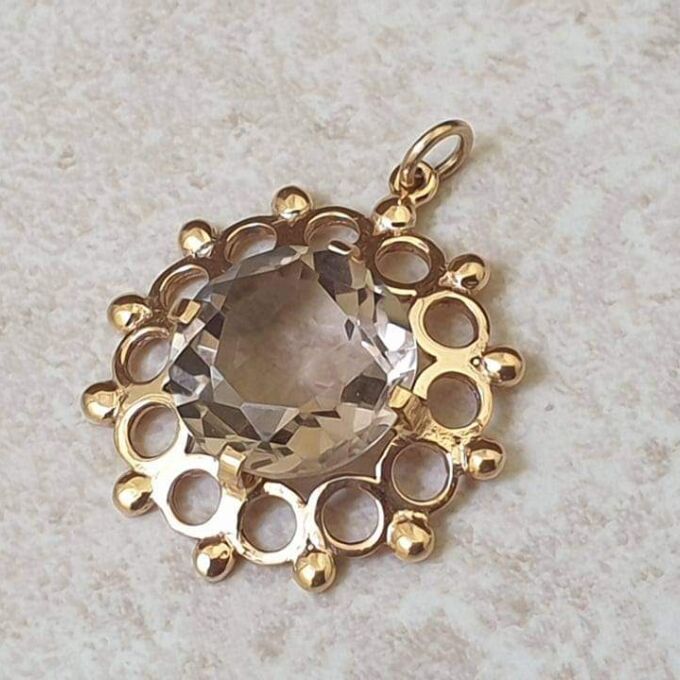 Pretty Quartz Pendant in 9ct Gold - Gems Afire - Vintage Jewellery UK