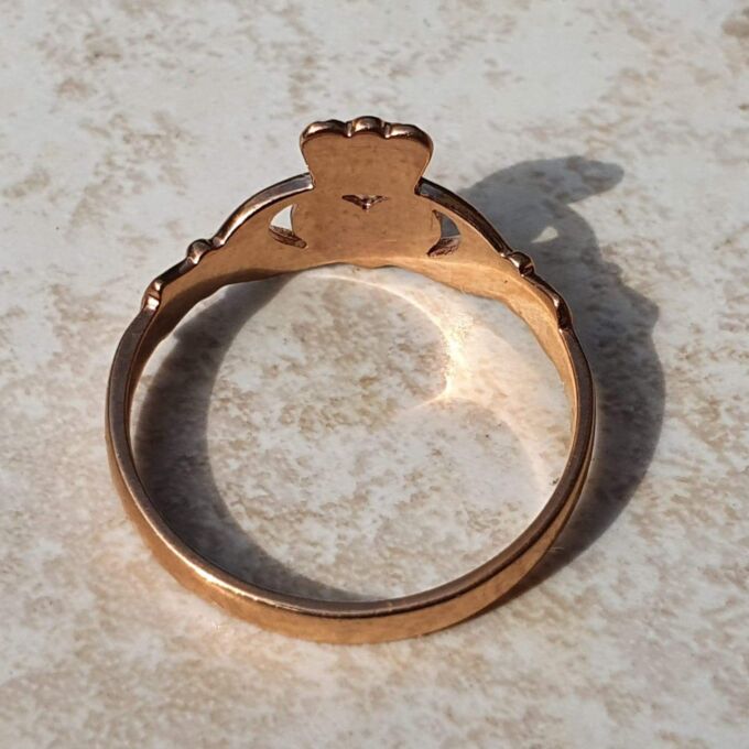 Simple Claddagh Ring in 9ct Rose Gold, a UK L 1/2 or a US 6 1/4 - Gems ...