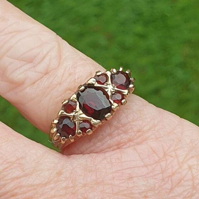 Garnet Multi Stone ring in 9ct Gold. - Gems Afire - Vintage Jewellery UK