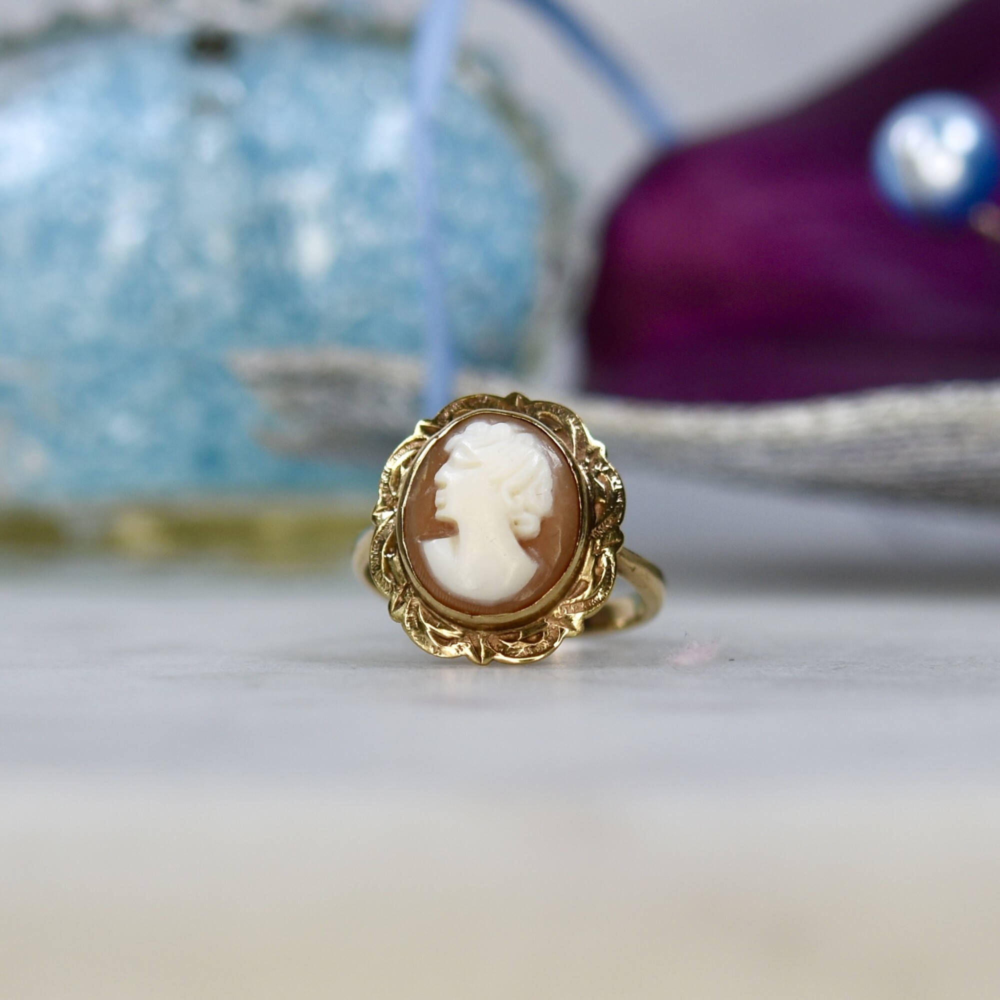 Cameo Ring in 9ct Gold. - Gems Afire - Vintage Jewellery UK