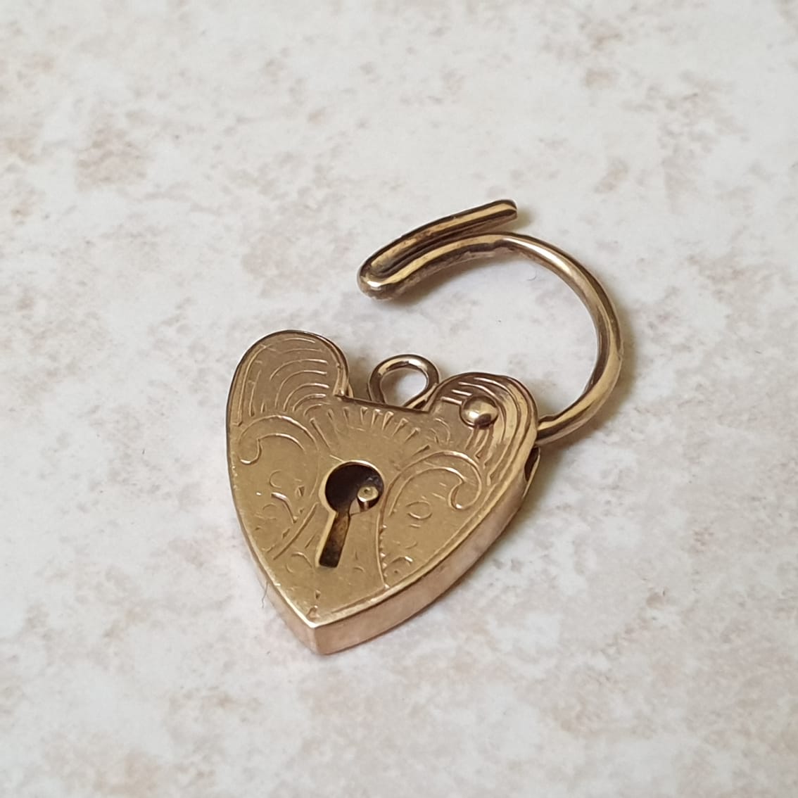 Small Heart Padlock in 9ct Gold - Gems Afire - Vintage Jewellery UK