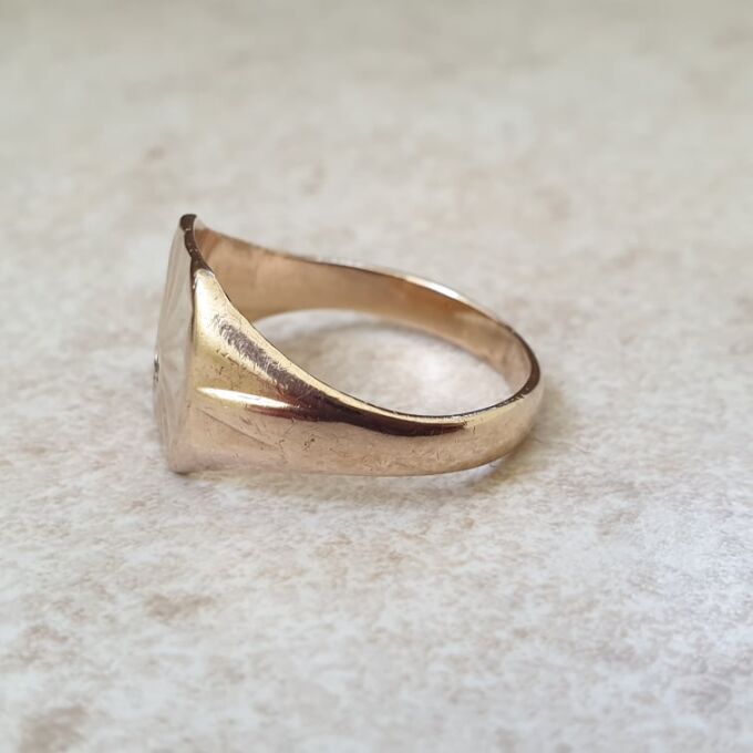 Sunray Signet Ring in 9ct Gold - Gems Afire - Vintage Jewellery UK