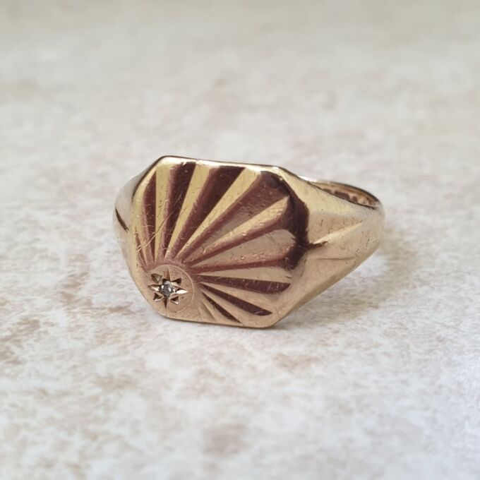Sunray Signet Ring in 9ct Gold - Gems Afire - Vintage Jewellery UK