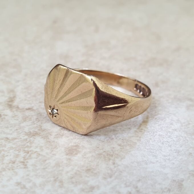 Sunray Signet Ring in 9ct Gold - Gems Afire - Vintage Jewellery UK