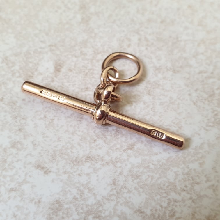 Old T Bar in 9ct Gold - Gems Afire - Vintage Jewellery UK