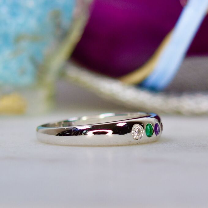 Dearest Acrostic Ring in 18ct Gold - Gems Afire - Vintage Jewellery UK