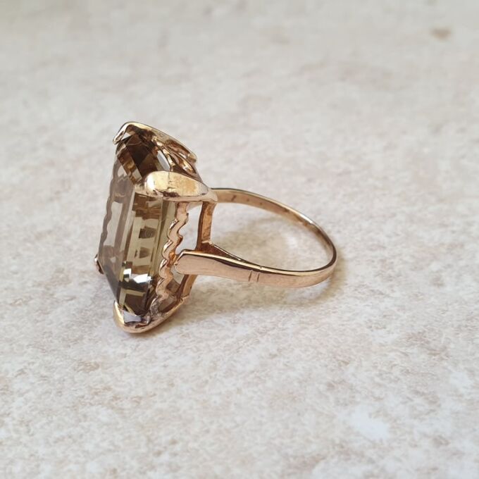 Solitaire Quartz Ring in 9ct Gold - Gems Afire - Vintage Jewellery UK