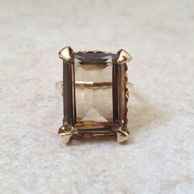 Solitaire Quartz Ring in 9ct Gold - Gems Afire - Vintage Jewellery UK