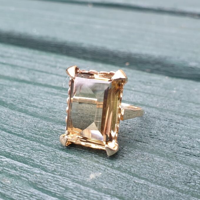 Solitaire Quartz Ring in 9ct Gold - Gems Afire - Vintage Jewellery UK