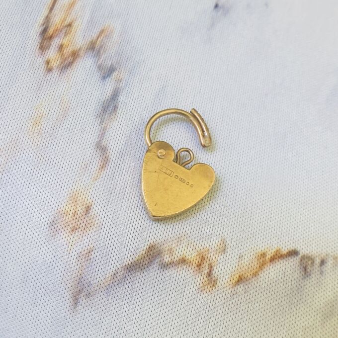 Small Heart Padlock in 9ct Gold - Gems Afire - Vintage Jewellery UK