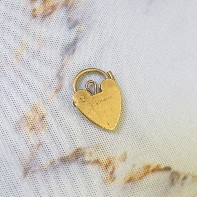 Small Heart Padlock in 9ct Gold - Gems Afire - Vintage Jewellery UK