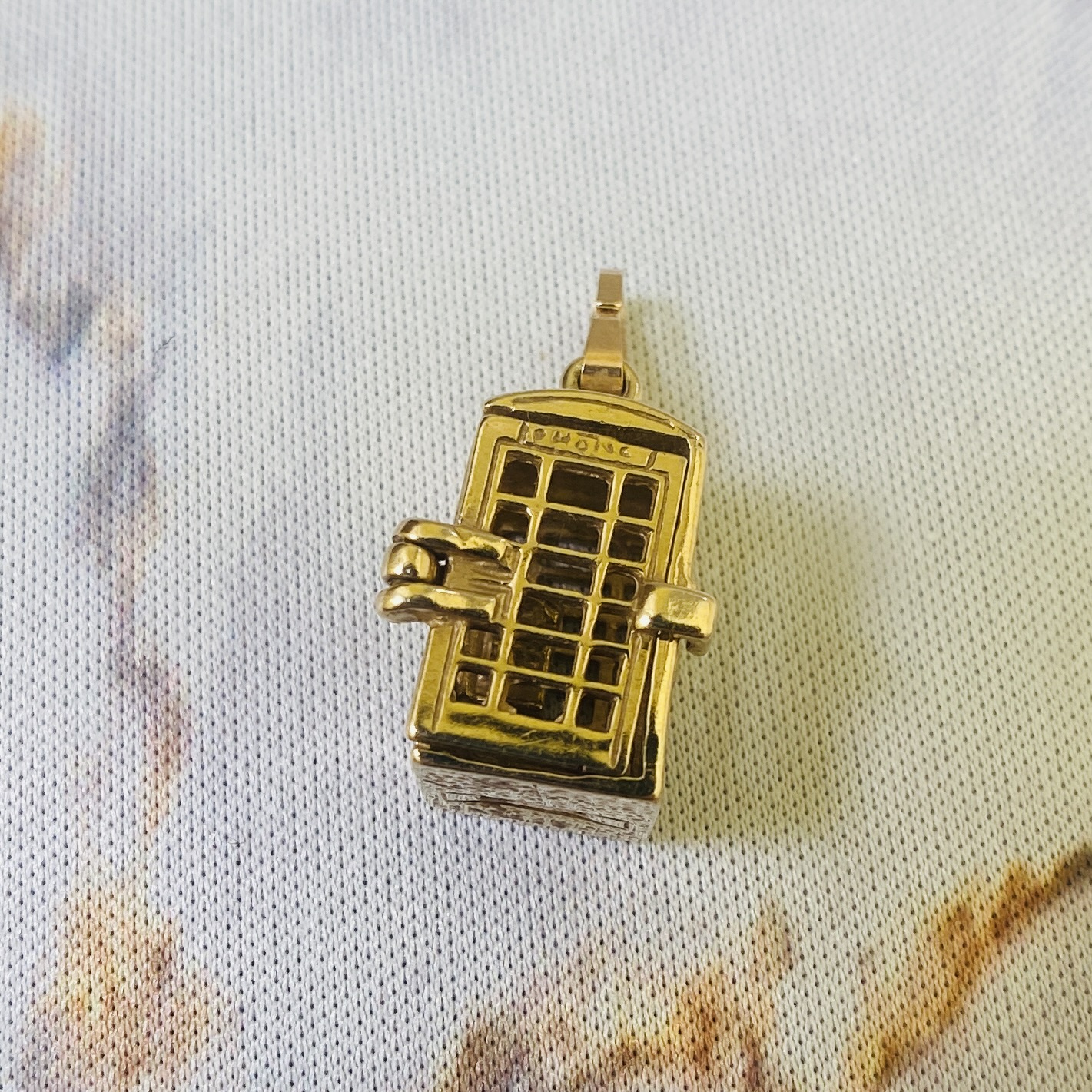 Phone Box Pendant in 9ct Gold - Gems Afire - Vintage Jewellery UK