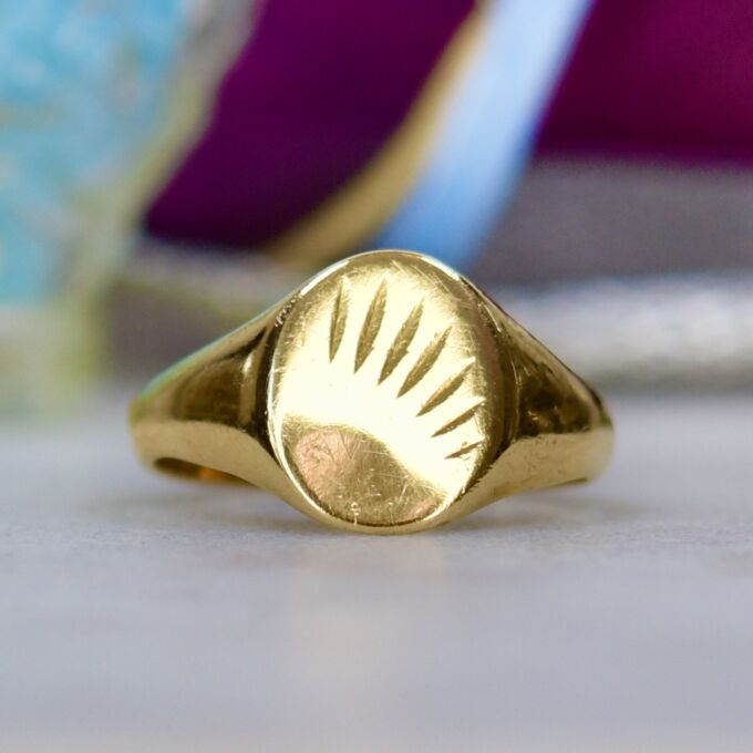 Sun Ray Signet Ring in 9ct Gold - Gems Afire - Vintage Jewellery UK