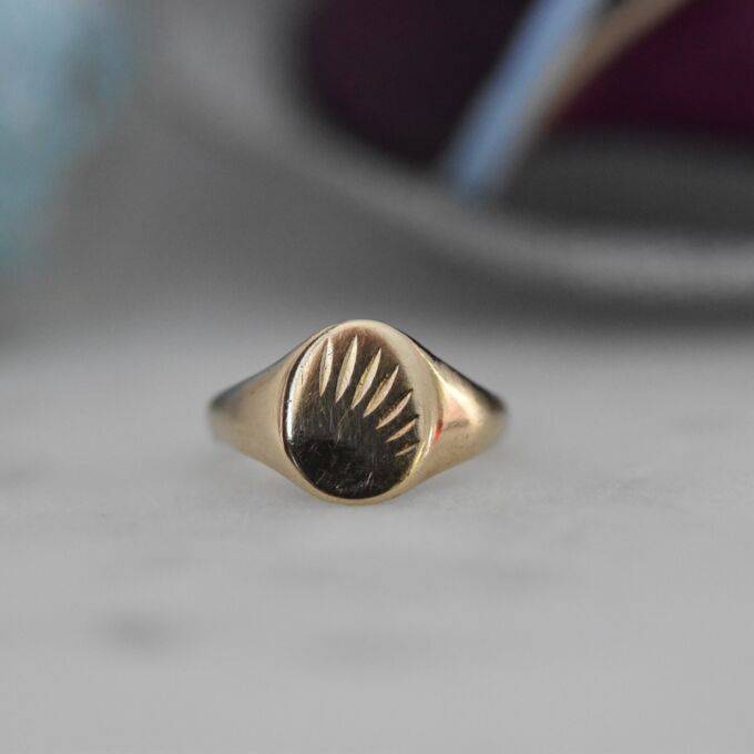 Sun Ray Signet Ring in 9ct Gold - Gems Afire - Vintage Jewellery UK